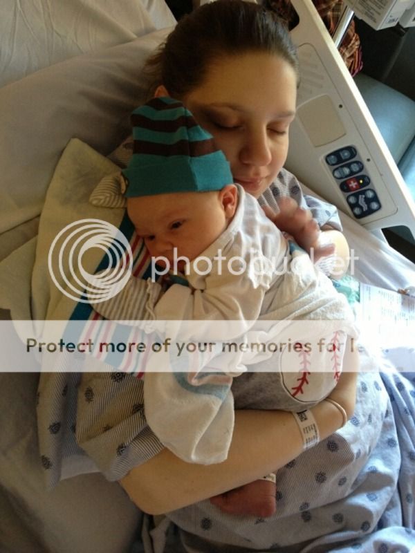 My 10 pound, 22 inch baby boy *photobomb*!!! | BabyCenter